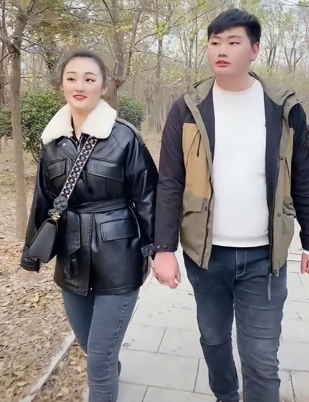 Chen Meng posted a video of the luxury car, took the opportunity to ...