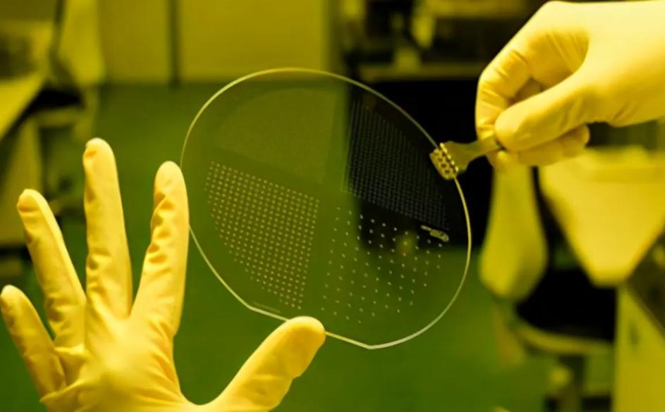 "Breaking the ice" in the field of domestic chips, independently ...