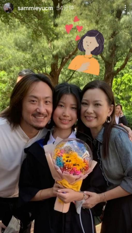 Zheng Zhongji and his wife attended their daughter's graduation ...