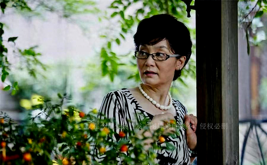 "Queen of Tragedy" Pan Hong: received her father's ashes at the age of ...