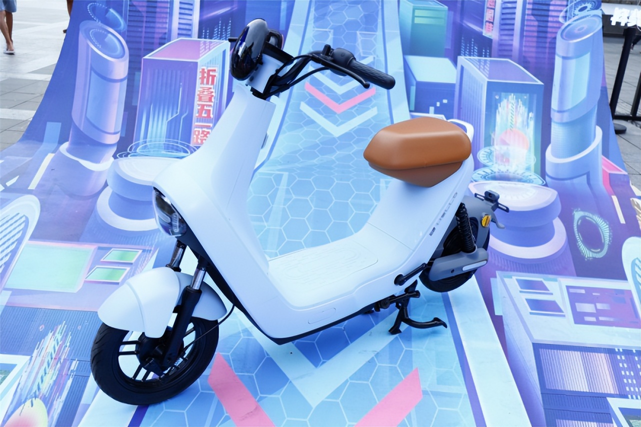 Hello Electric Vehicle Creates the Industry's First Metaverse Smart ...