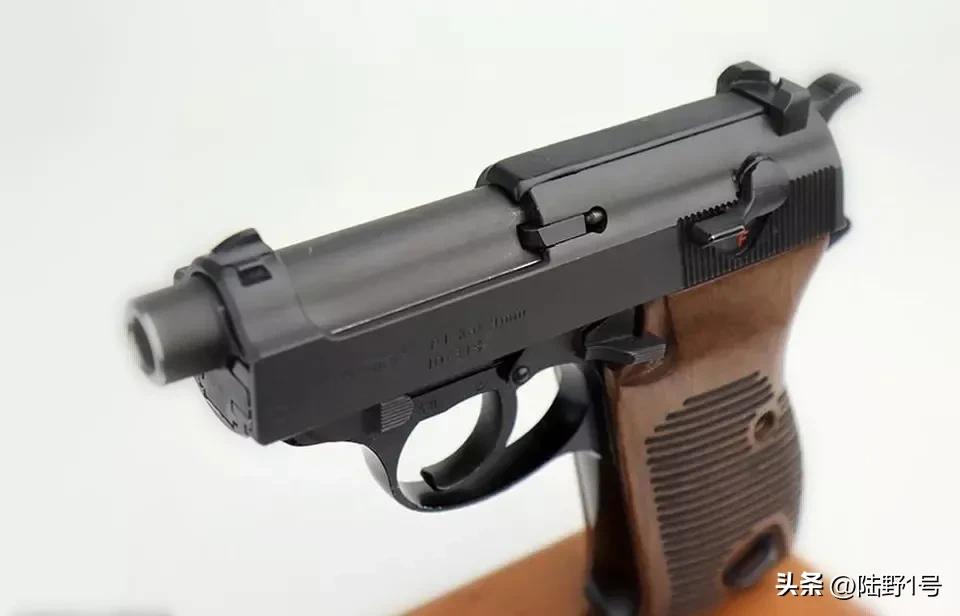 World Light Weapons - Pistols: German Walther P1 semi-automatic pistol ...