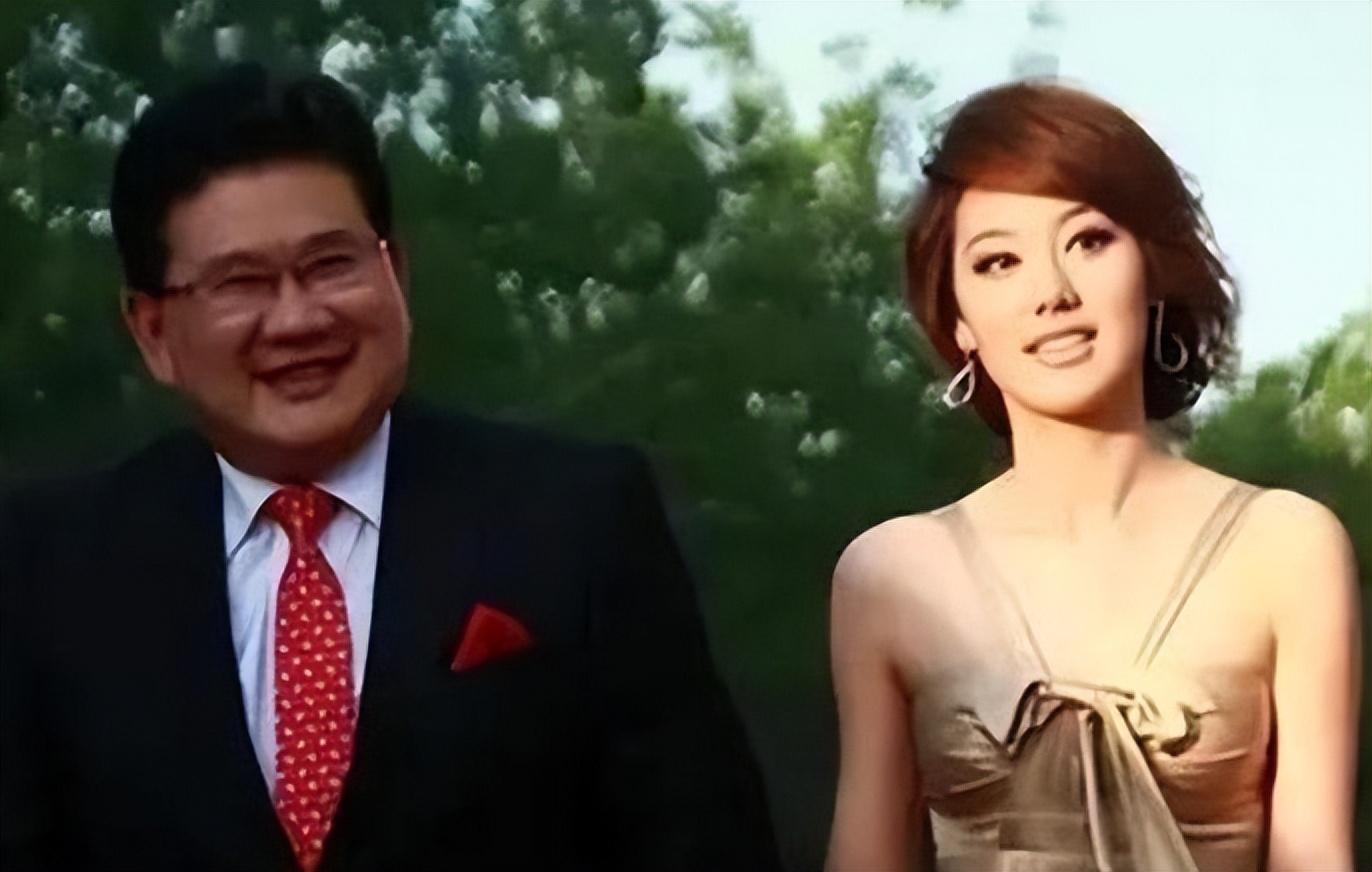 CCTV host Wang Guan: After leaving CCTV for 5 years, he was deeply involved in a romantic ...