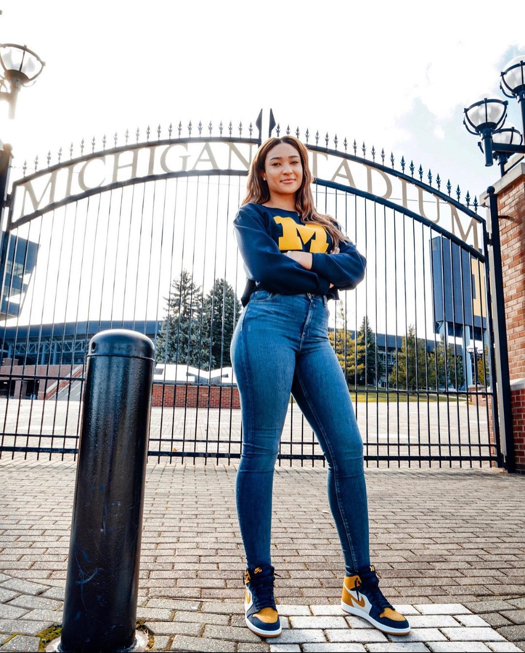 Knicks No. 9 Barrett and Asian girlfriend Hailey Brown - iNEWS