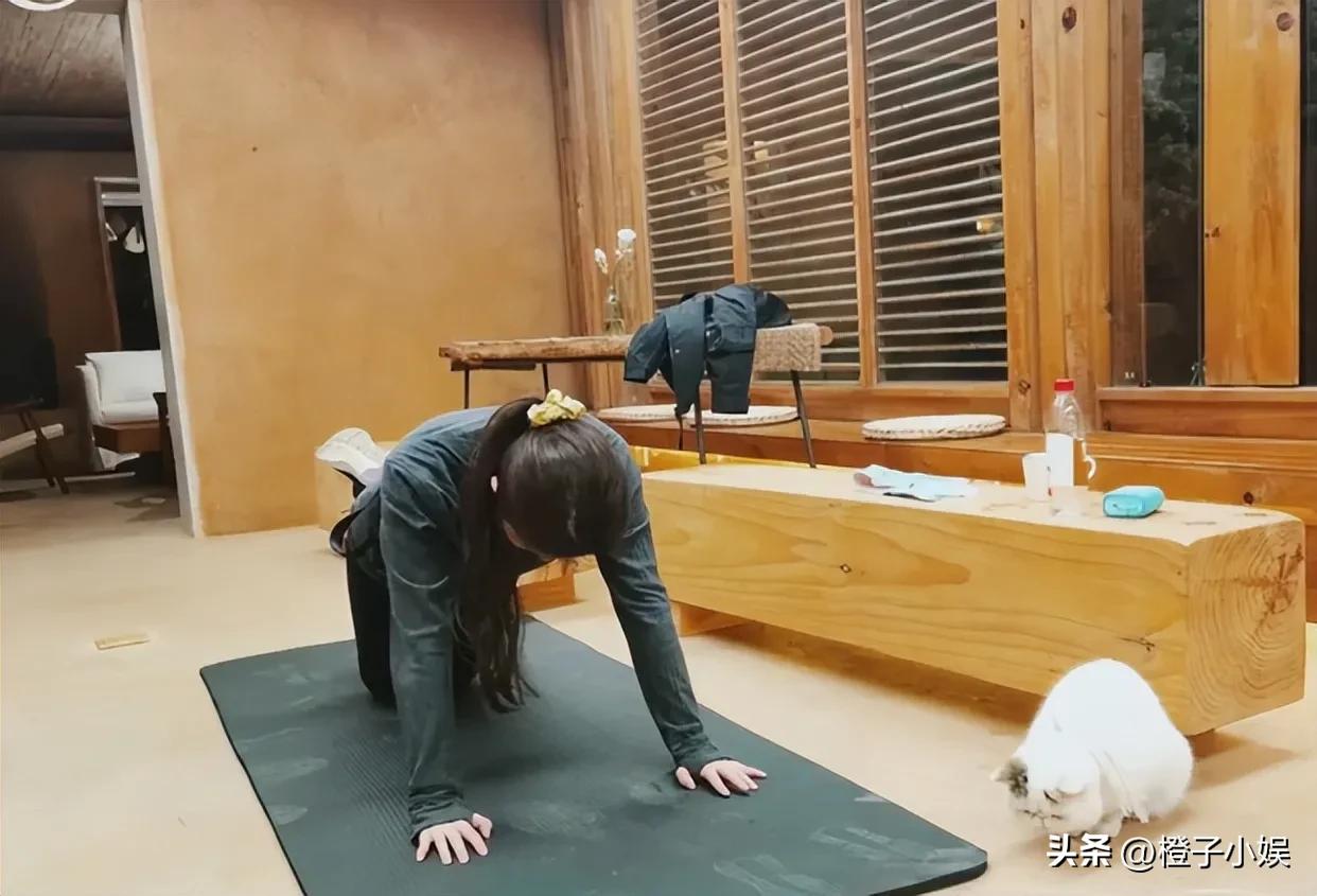 35-year-old Liu Yifei's "luxury house" is on fire, the whole house is luxurious and generous ...