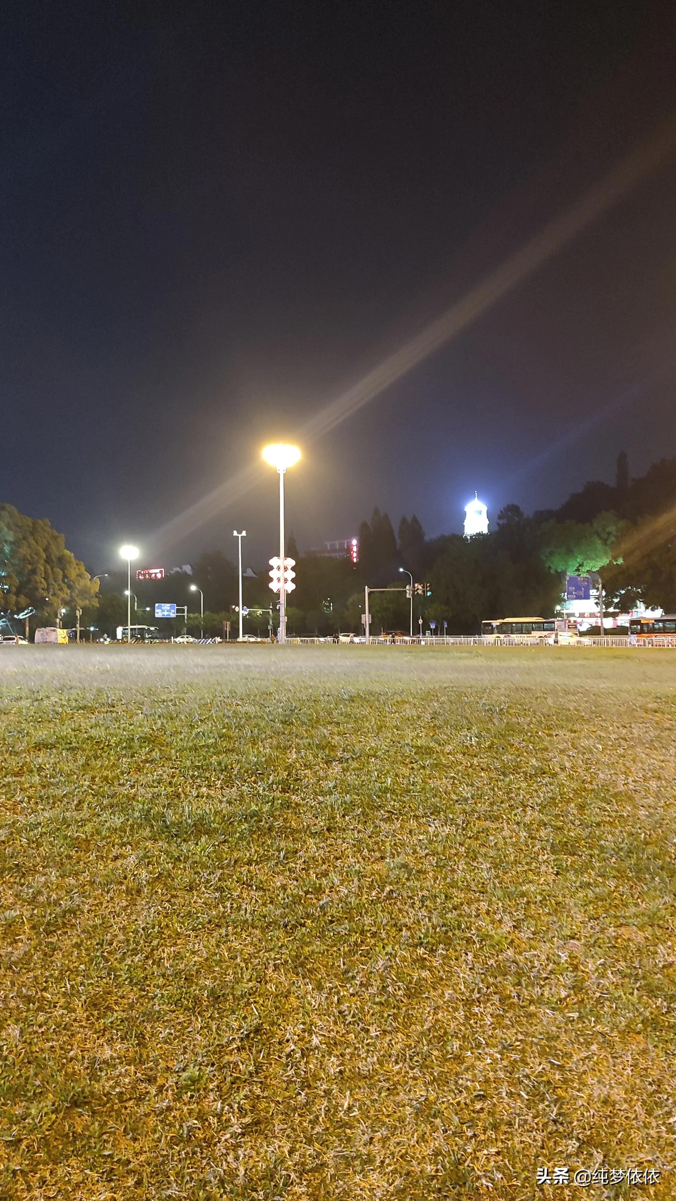 Impression of Fuzhou, punch in Wuyi Square - iNEWS