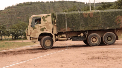 The multi-skilled military vehicle driver is trained like this - iNEWS