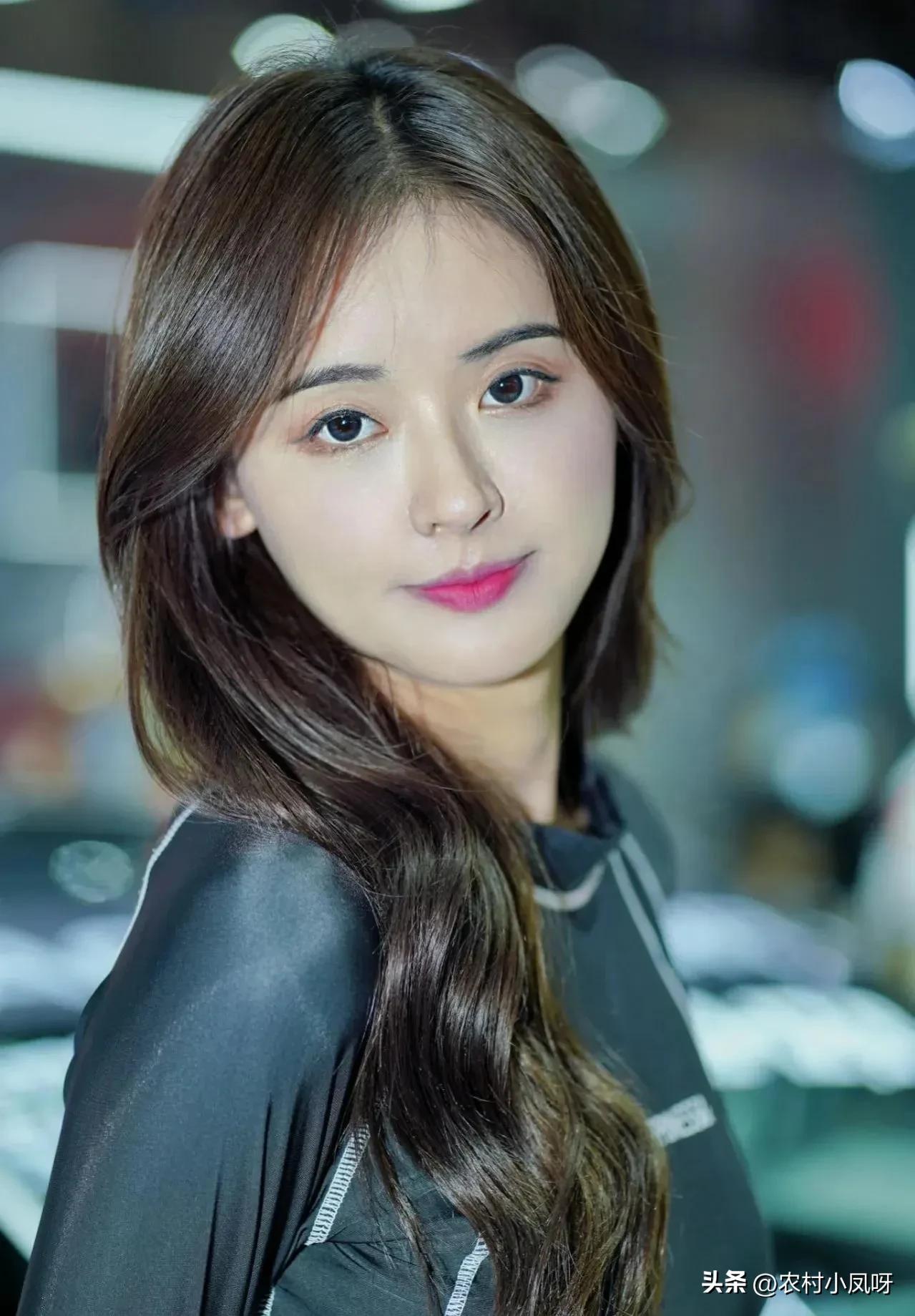 Share pictures - the most beautiful car model Wu Yueer - iMedia