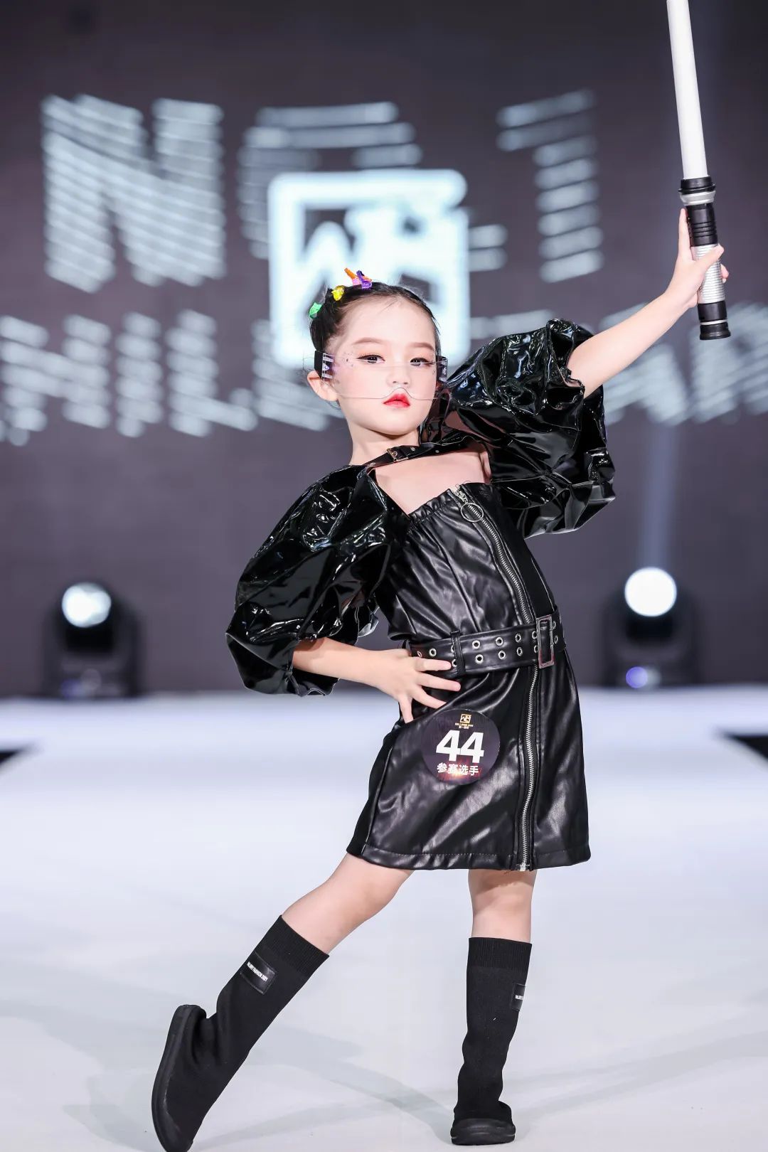 The most popular little supermodel - Yang Ruiyan: show vitality and ...