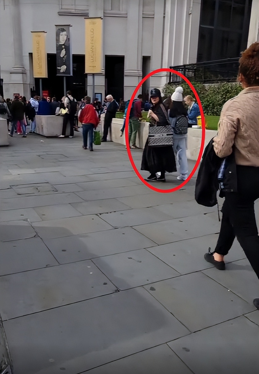 Li Xiang and Wang Shiling appeared on the streets of the United Kingdom ...