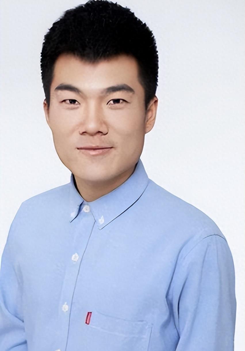 Family alienation, food controversy: Dong Yuhui's wedding journey. - iMedia