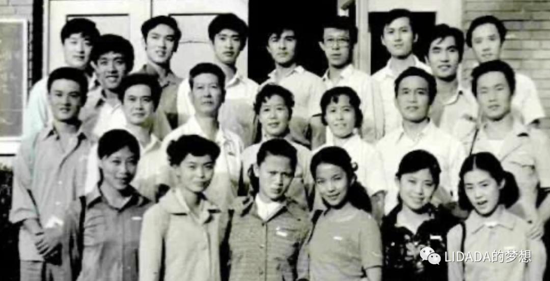 Yue Hong: 37 years since her debut, the scenery is endless, but behind ...