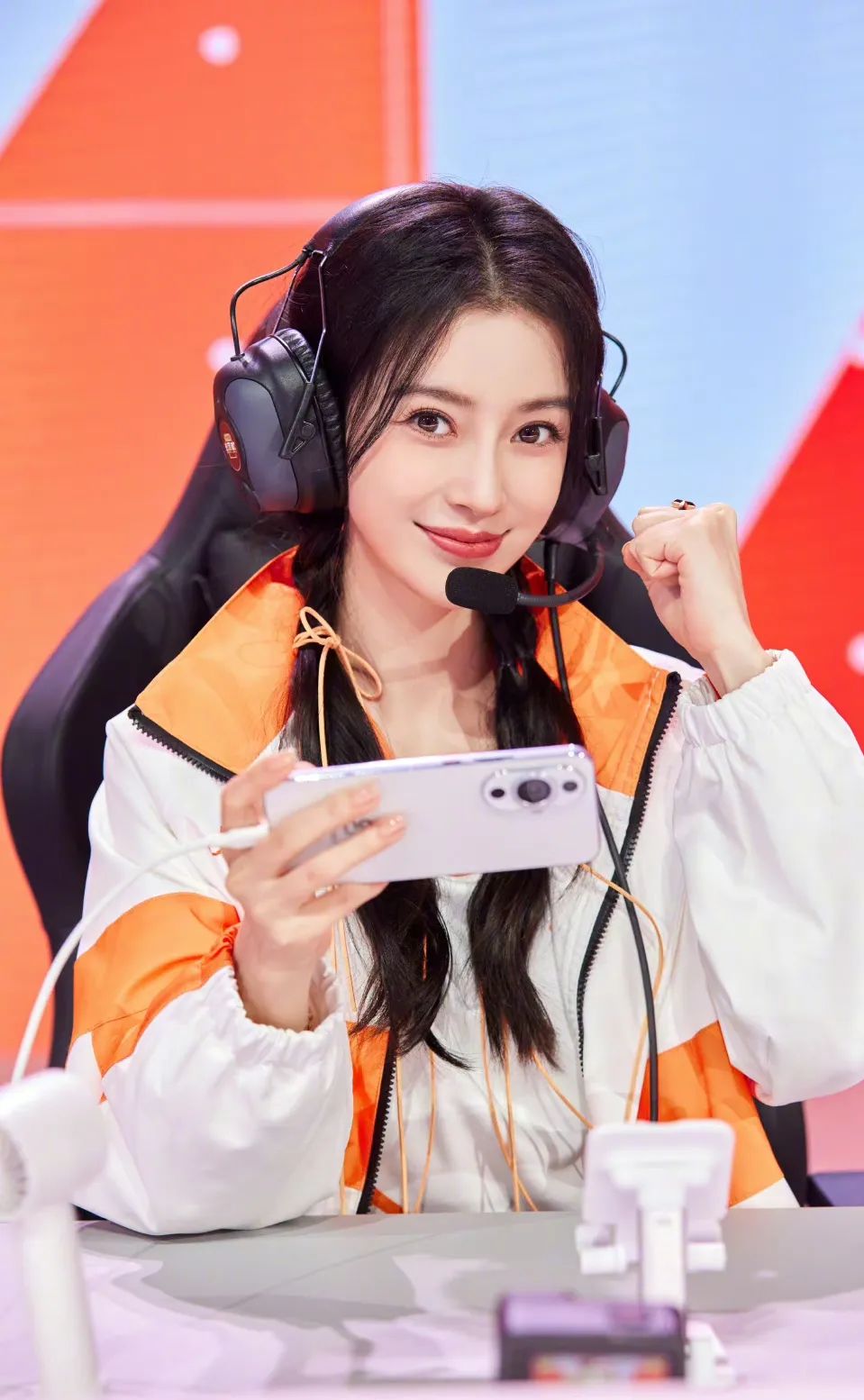 Yang Ying was unspoken by the boss? Dou Jingtong came out to get ...