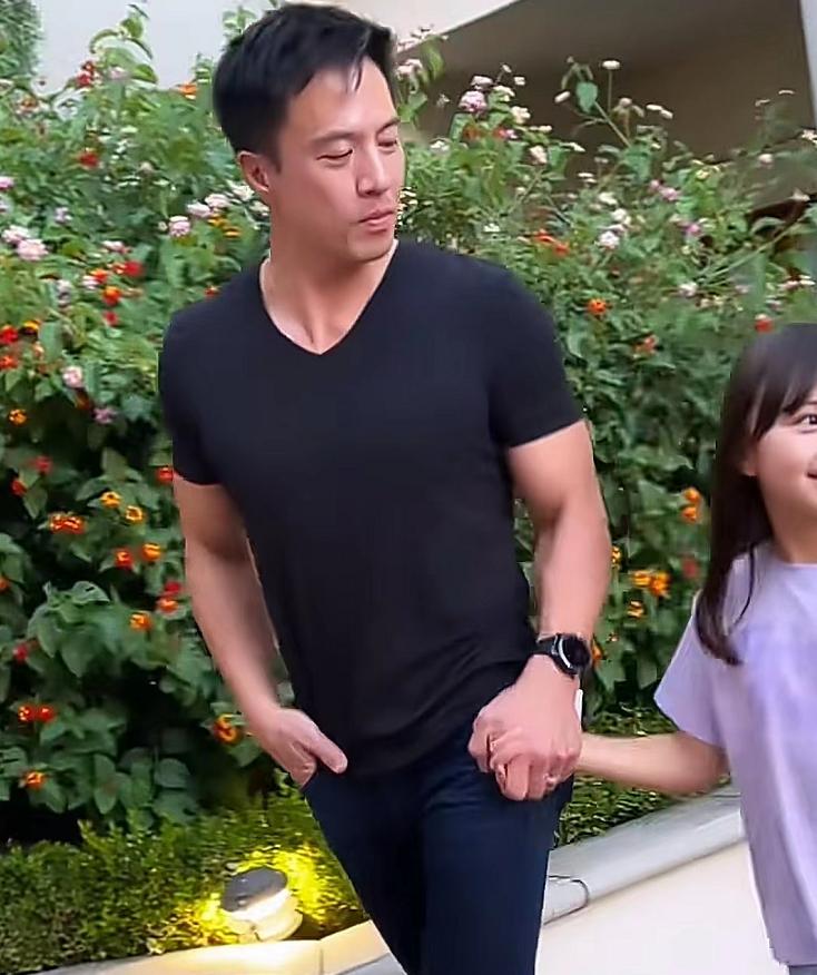 Coco Lee's ex-boyfriend seldom posted a family photo! The model wife is ...