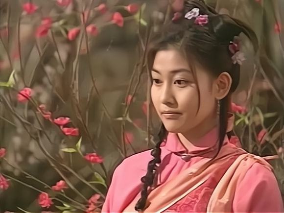 How beautiful was Ellie (Li Caihua) when she was young? - iNEWS
