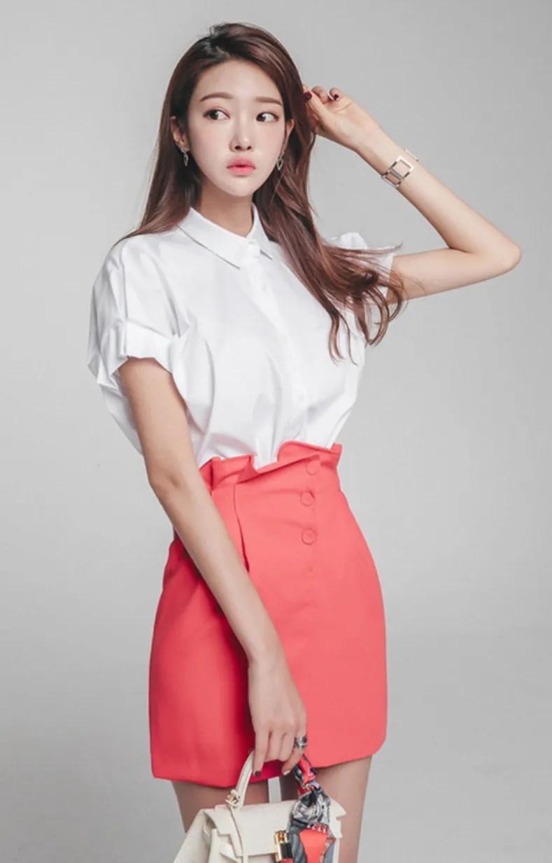 Korean model Park Jung Yoon interprets the beauty of women in different ...