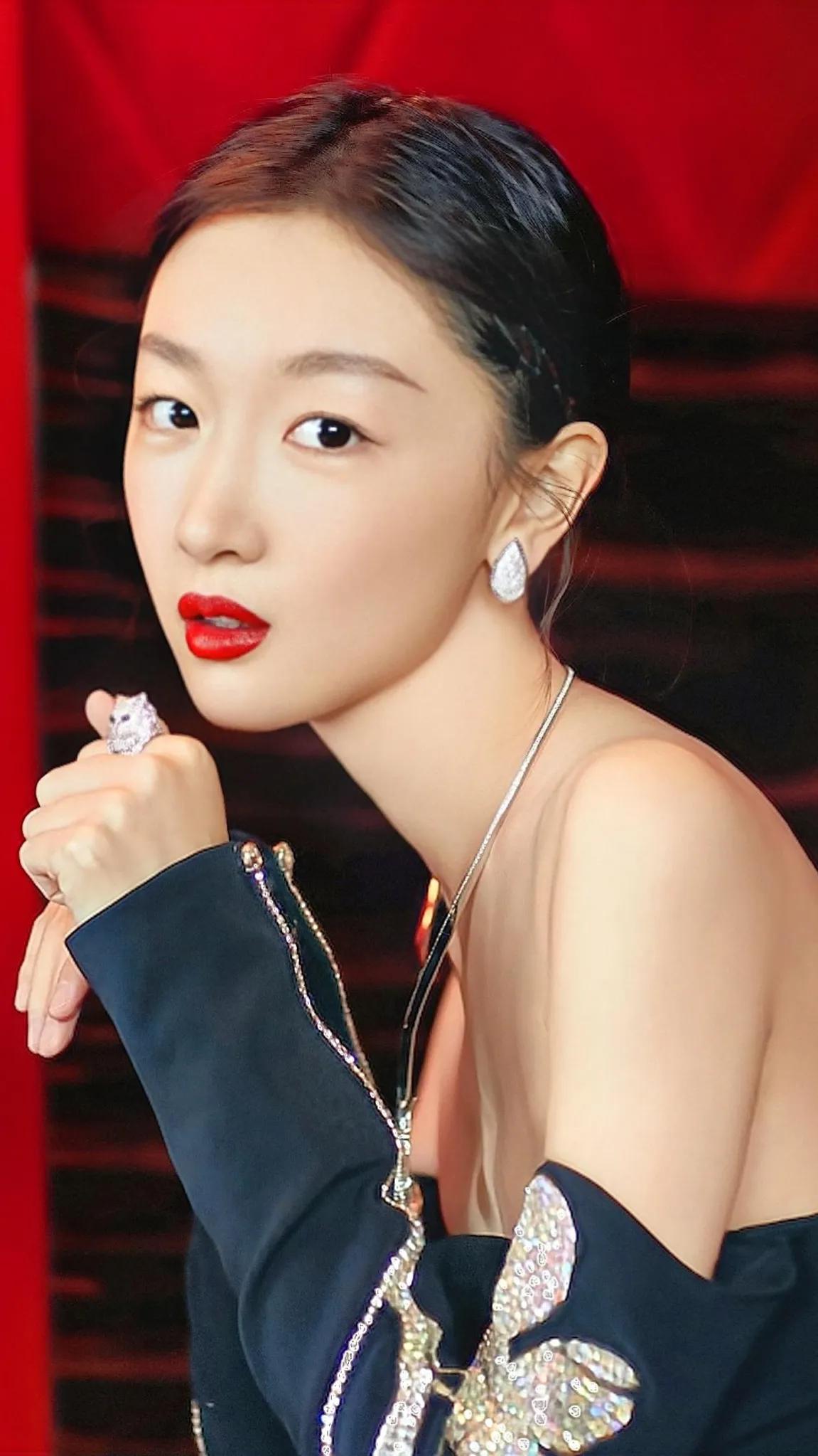 Zhou Dongyu - iNEWS