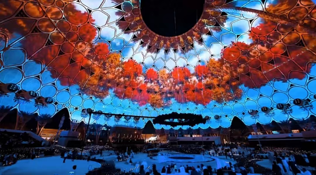 What is the difference between a traditional dome theater and a ...