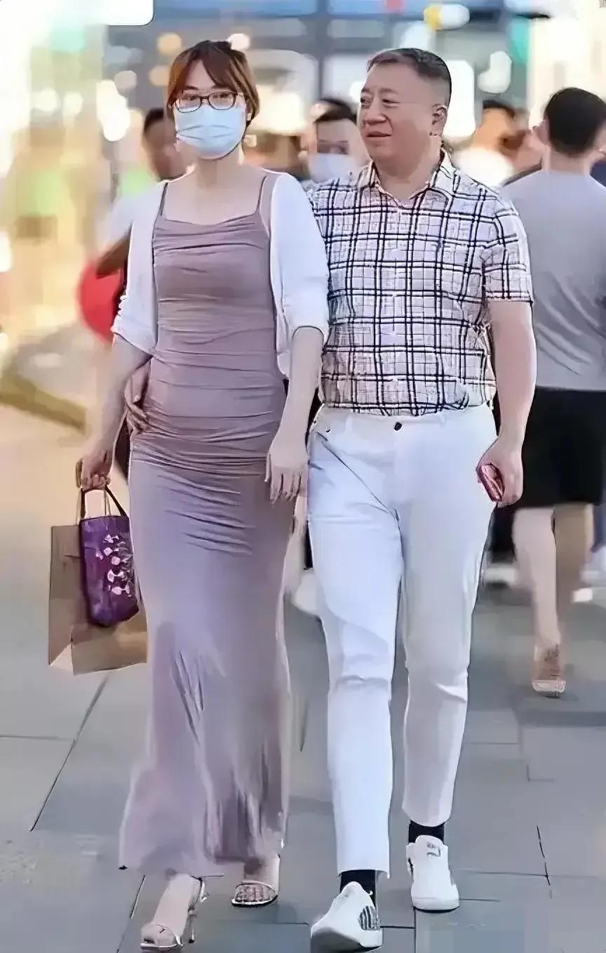 The hand-in-hand incident is not over, and the China Railway Third Bureau Hao Dong's waist ...