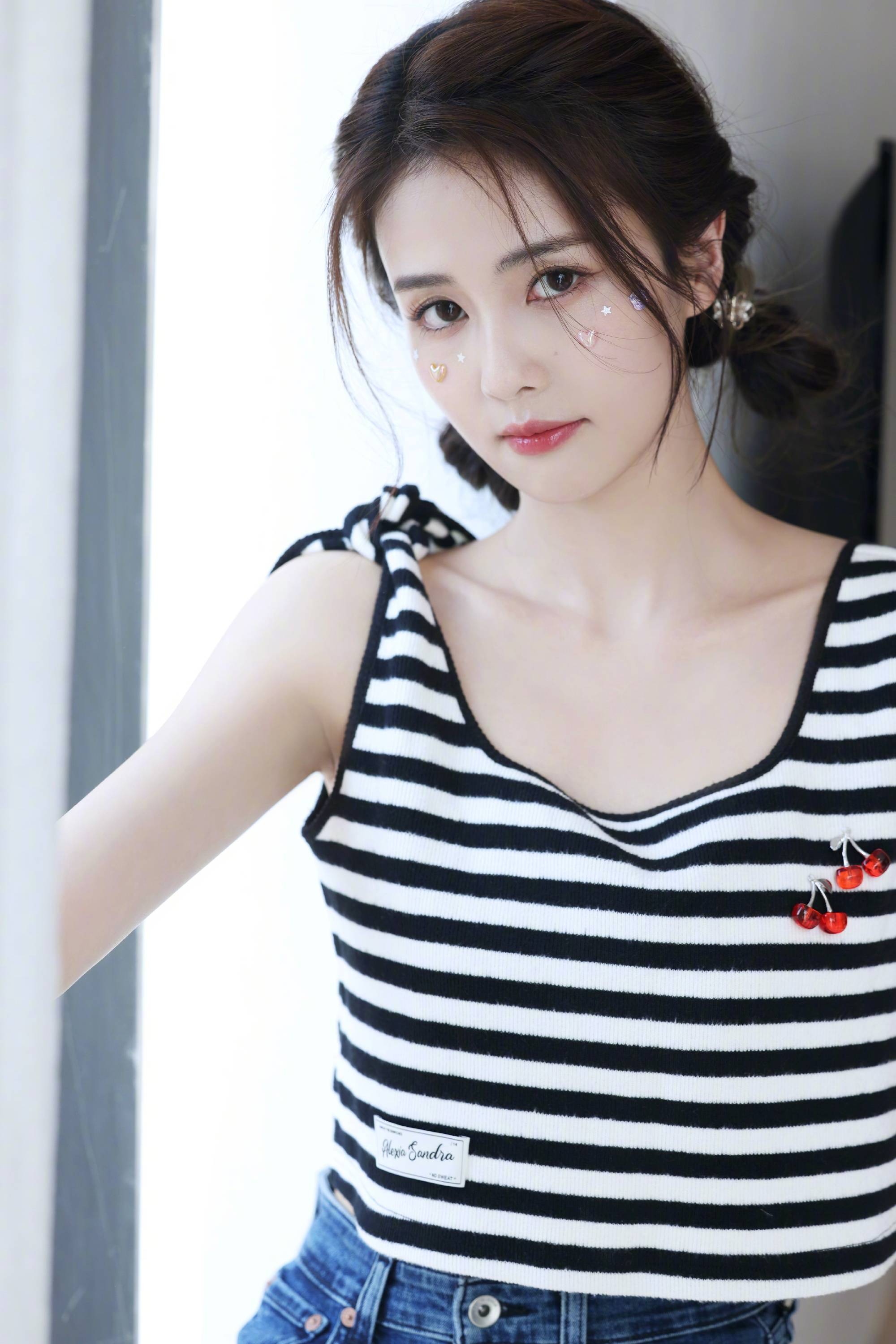 Milk skin Bai Mengyan, peerless beauty Bai Mengyan, fairy descended to ...