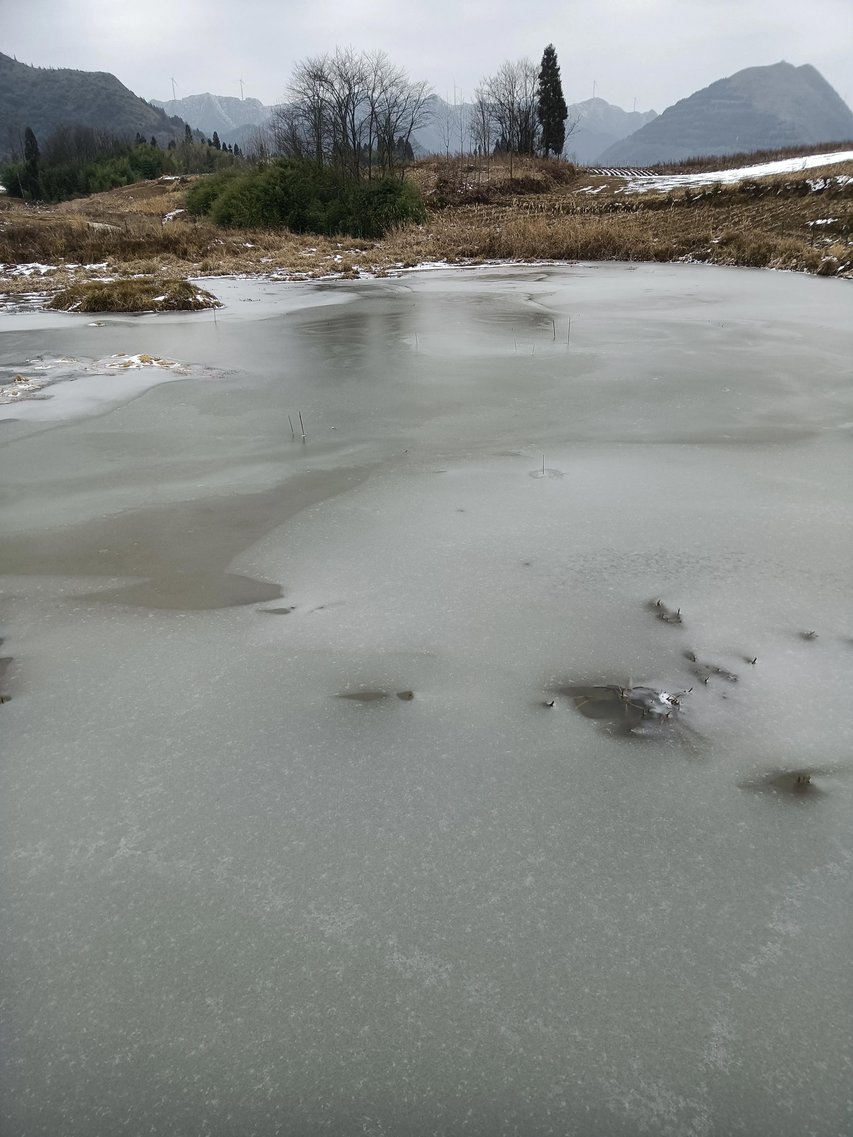 Chongqing alpine plain snow scene - iNEWS