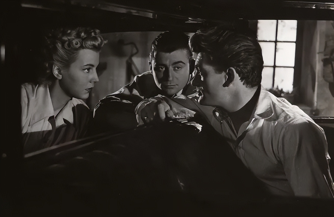 "Orpheus" 1950, the fantasy love makes people come back from the dead ...