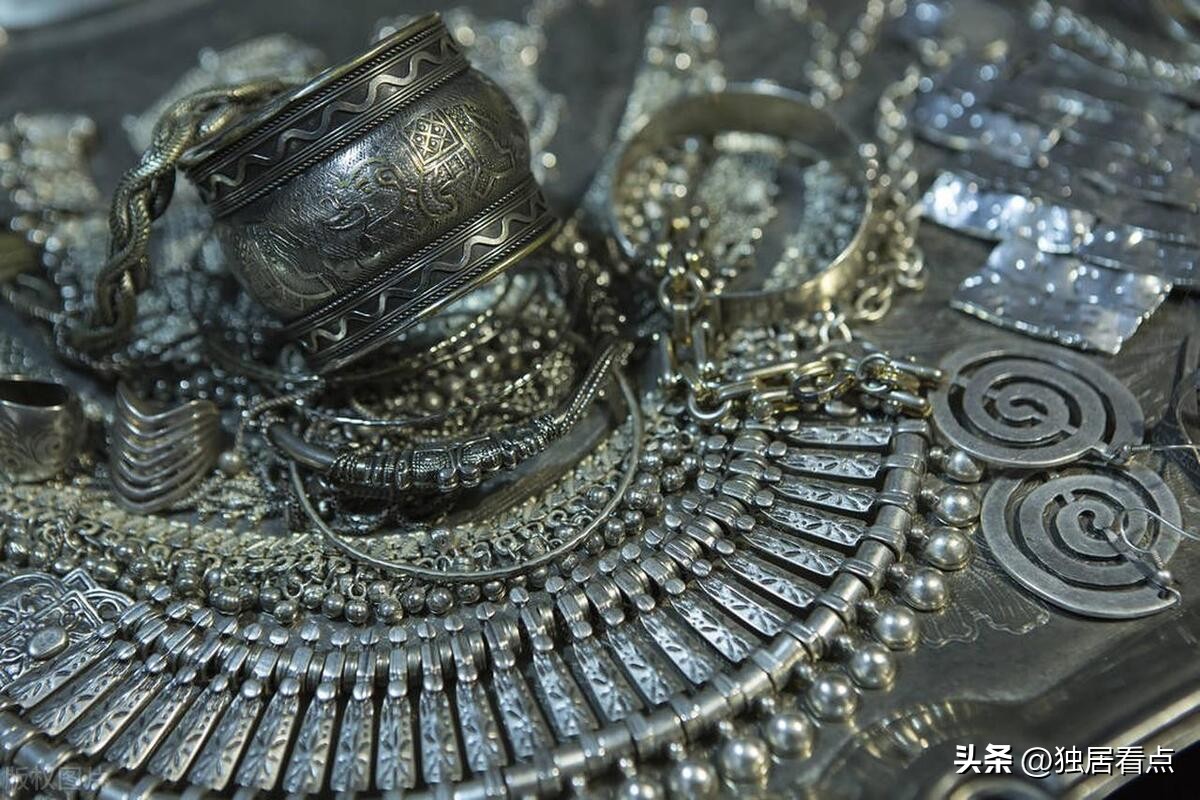 On the Quest for Lost Fortune "Quest for the Mysterious Treasure of ...