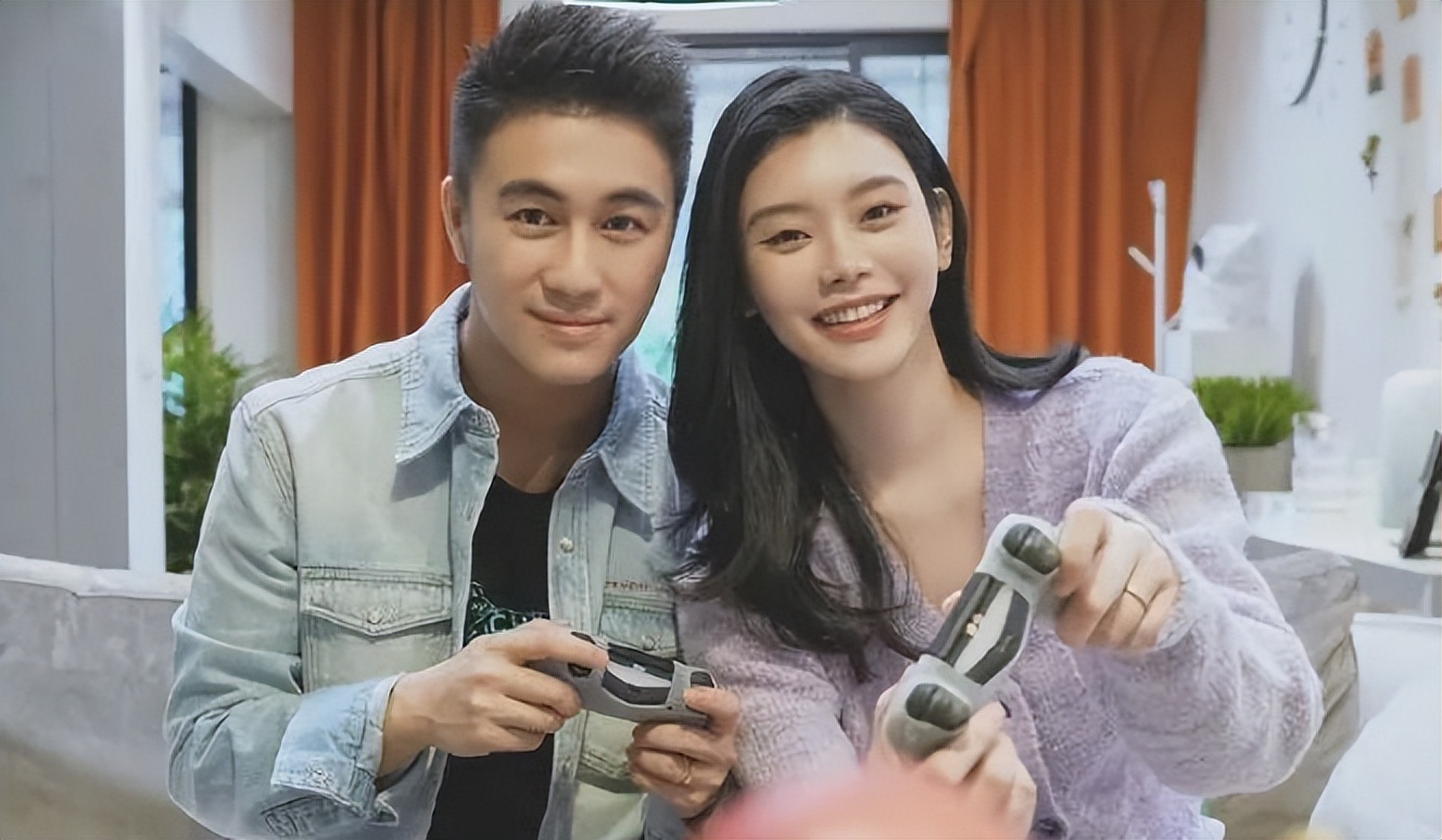 When He Youjun and Xi Mengyao made commercials, netizens mocked them as if they were supermodels ...