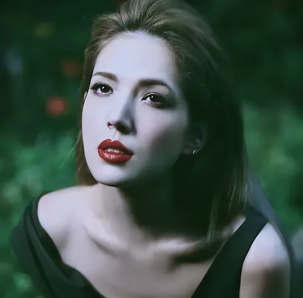 Xu Weining: A beautiful woman who struggles between two scumbags, uses ...