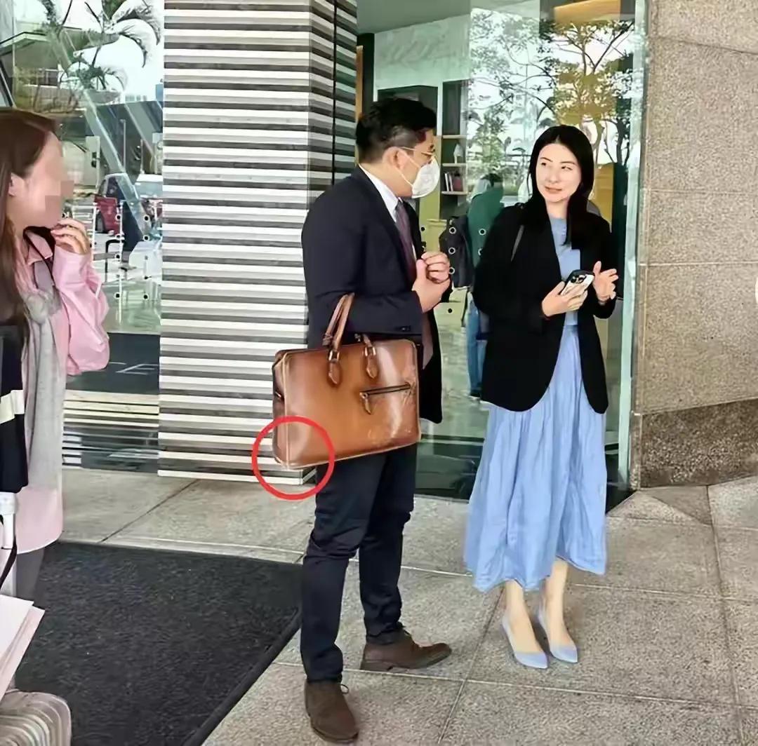 Zhu Lingling was invited to the wedding, and Luo Kangrui accompanied ...