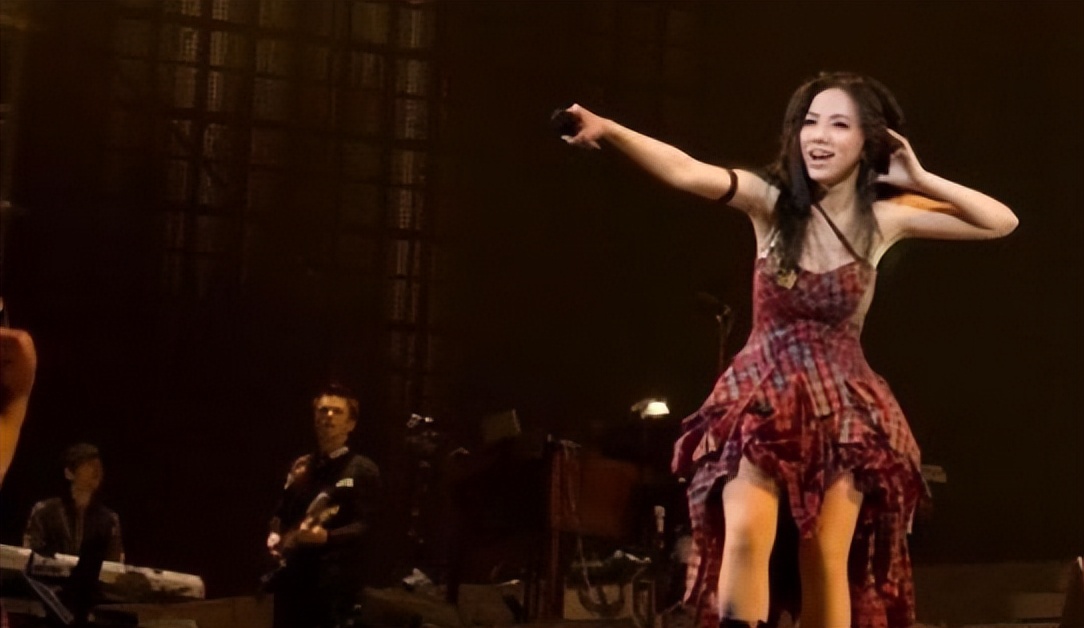 Facts have proved that the 31-year-old Deng Ziqi has embarked on ...