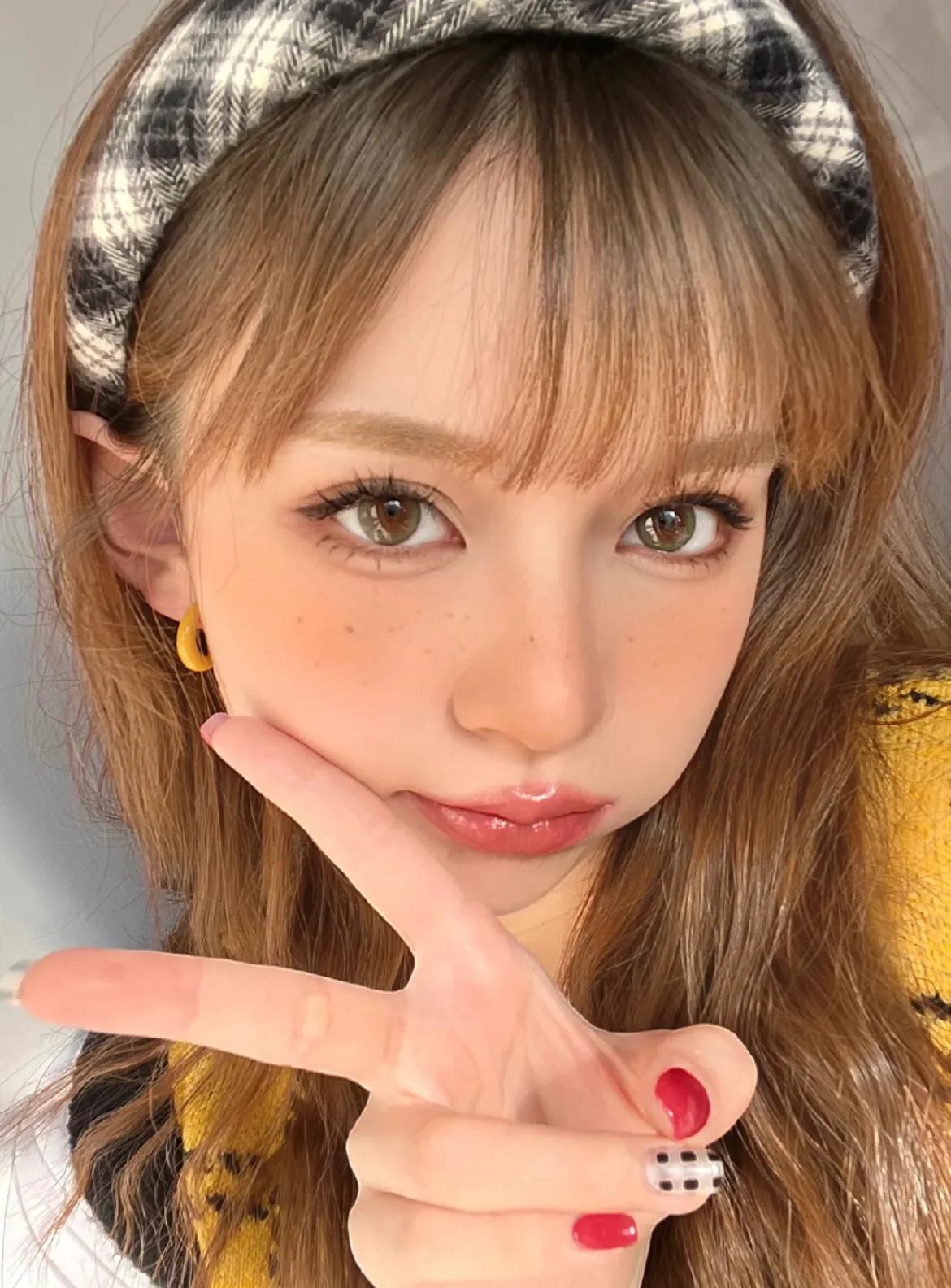 A must have for any makeup artist! Eight easy-to-handle Japanese ...