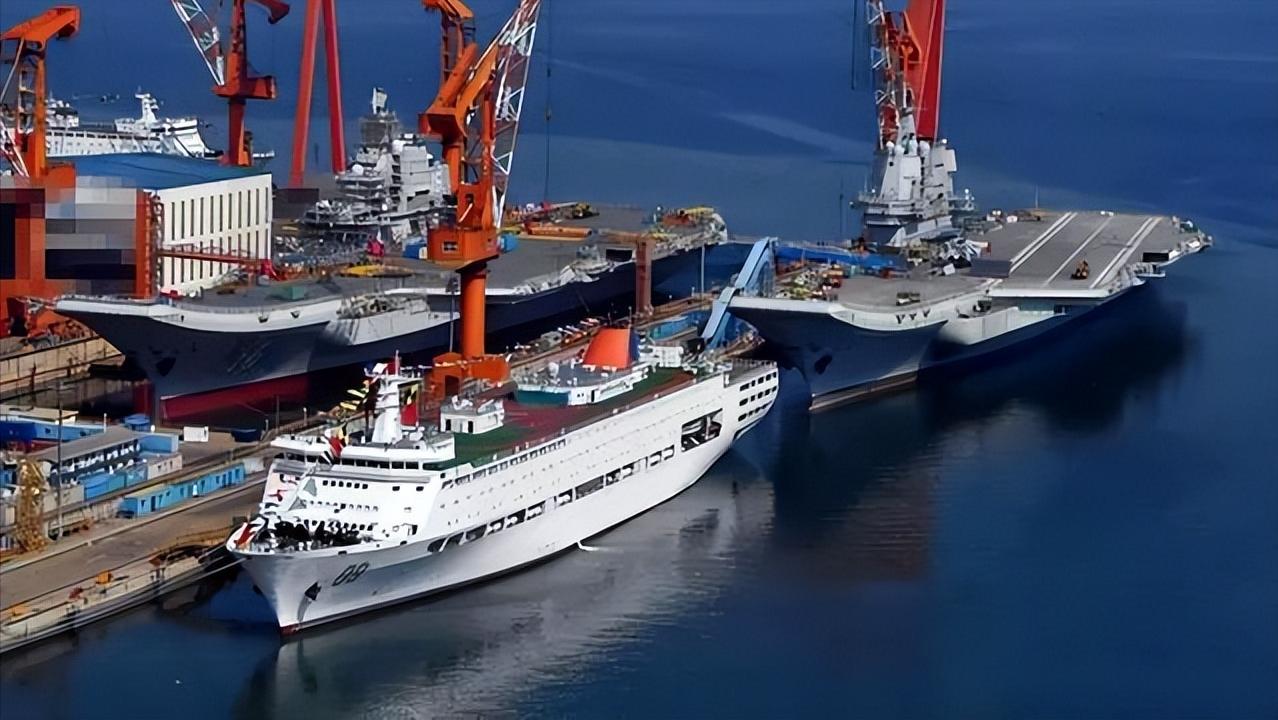 The commander of the Russian Navy visited China at a sensitive time to see the shipyard. Russia ...