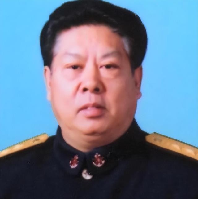 The Navy Vice Admiral is a lecherous person! The promiscuous female ...