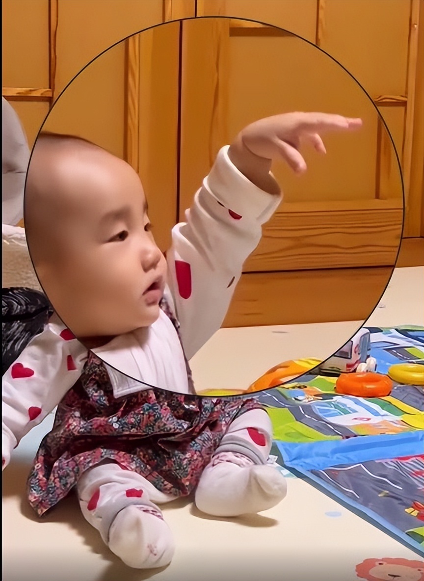 Haiha Jinxi's father appeared on the scene, younger and more handsome ...