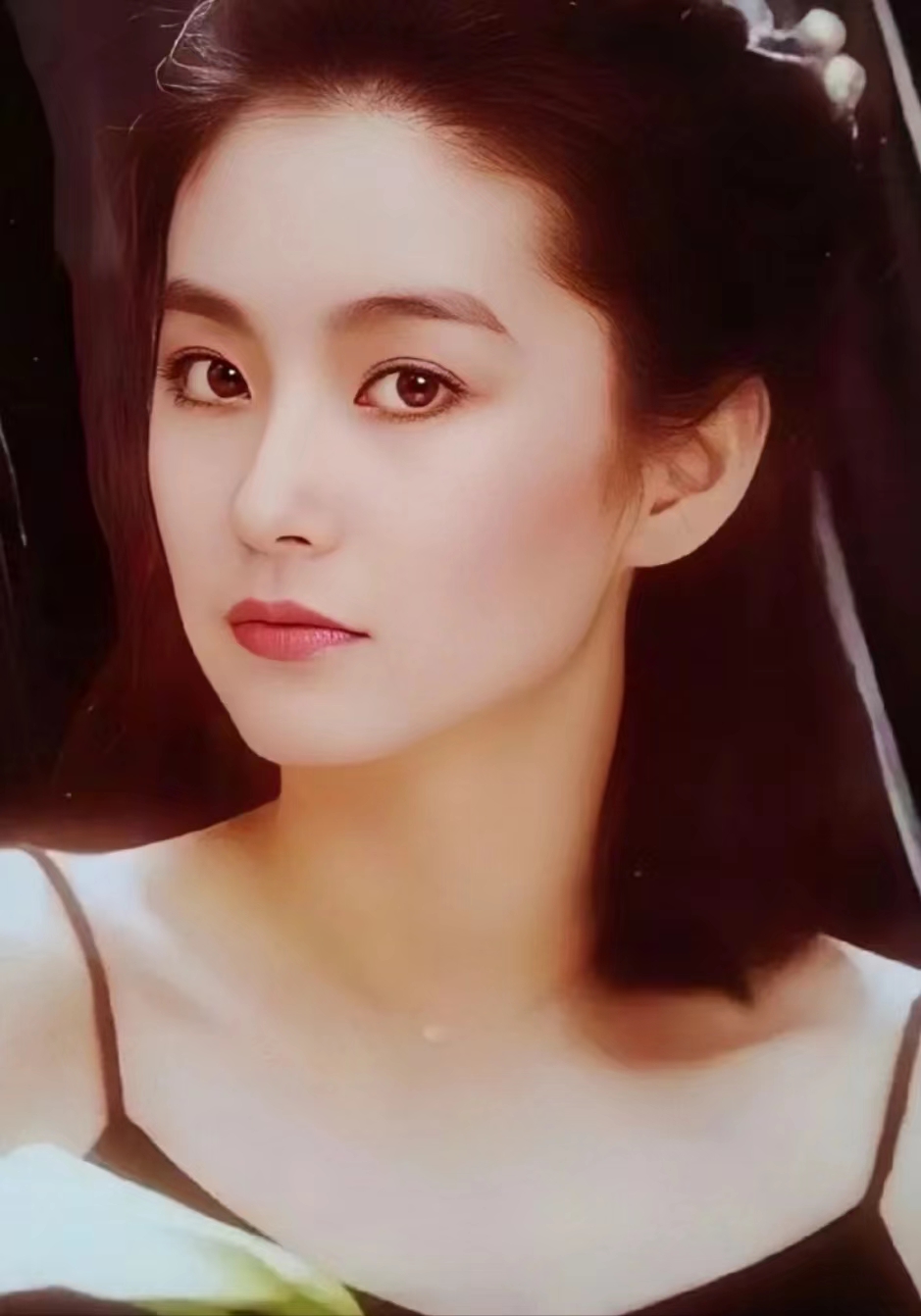 Hong Kong-style retro makeup with a glance of thousands of years - iNEWS