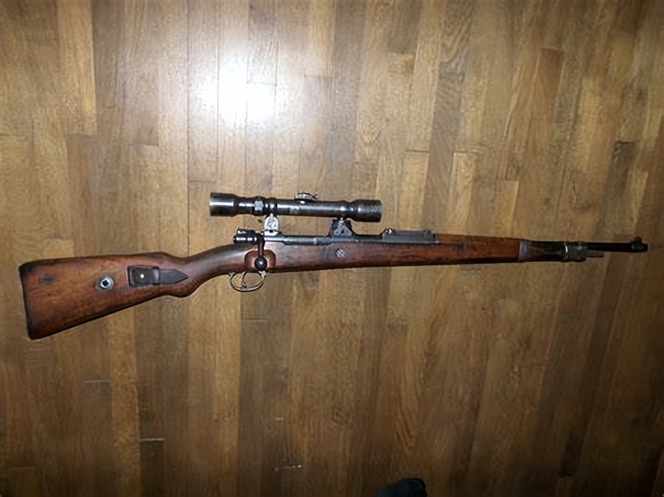 One of the most famous rifles in the history of World War II: 98K rifle, with extremely high ...