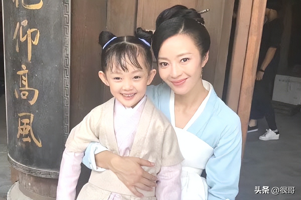 "Their Name" actress height: Qin Hailu and Bai Bing are both 1.65 ...