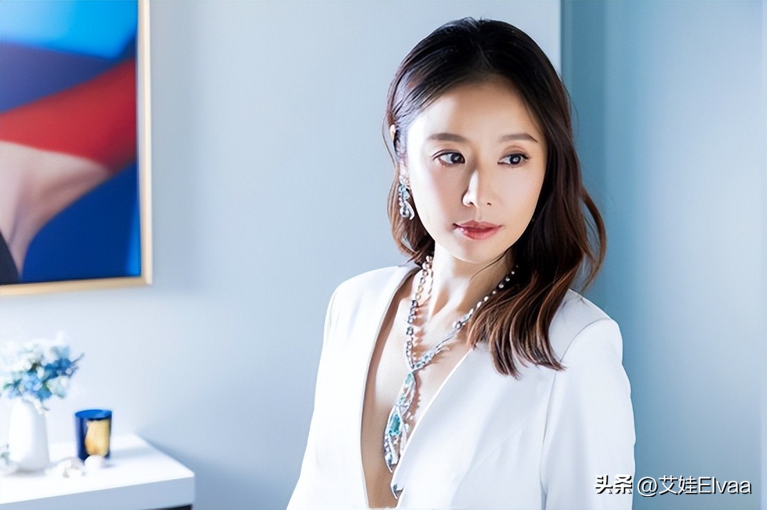 It is indeed Huo Jianhua's dish!Lin Xinru wears a one-piece to show her ...