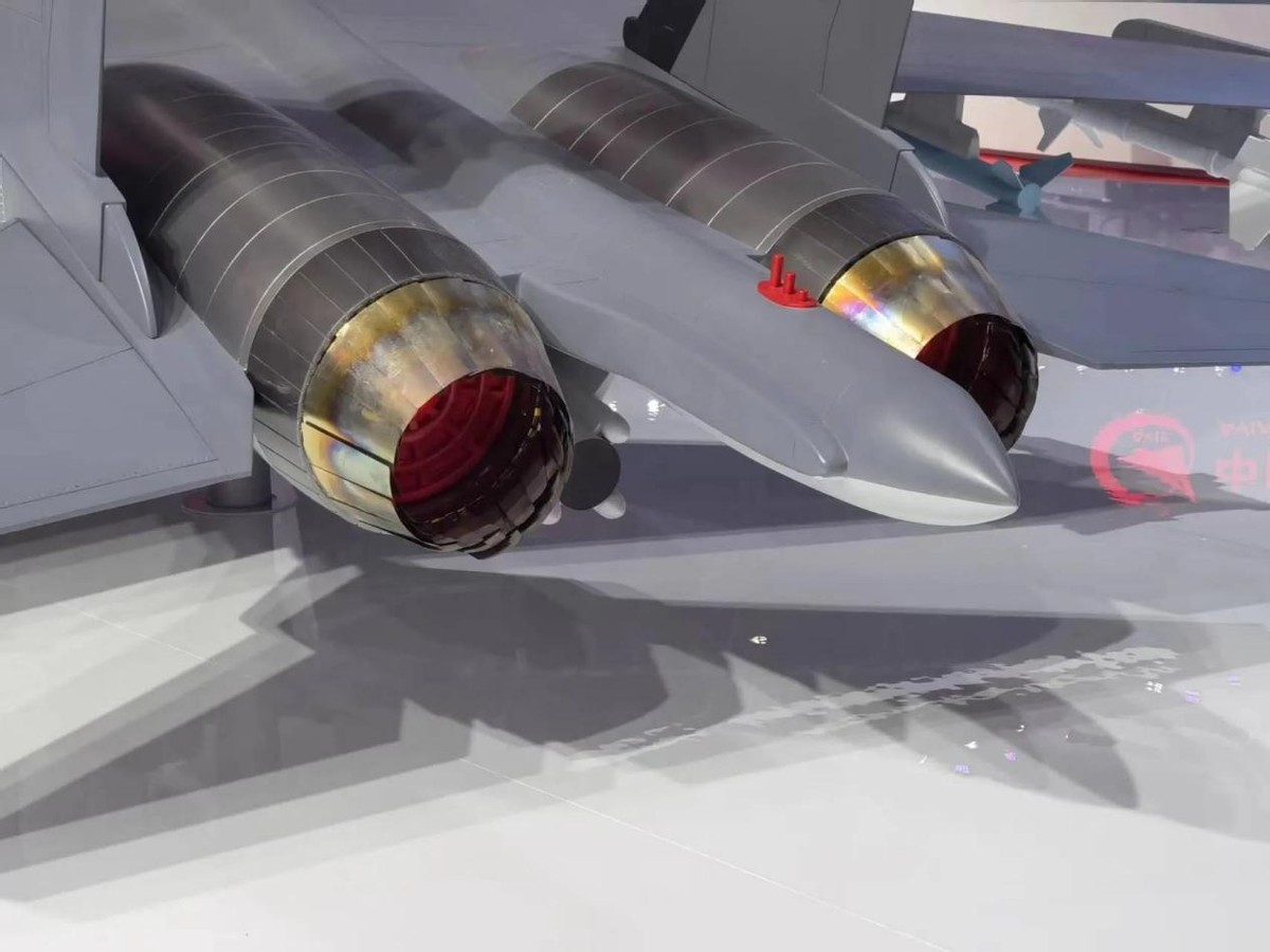 J-20B successfully flew for the first time, equipped with turbofan-15 ...