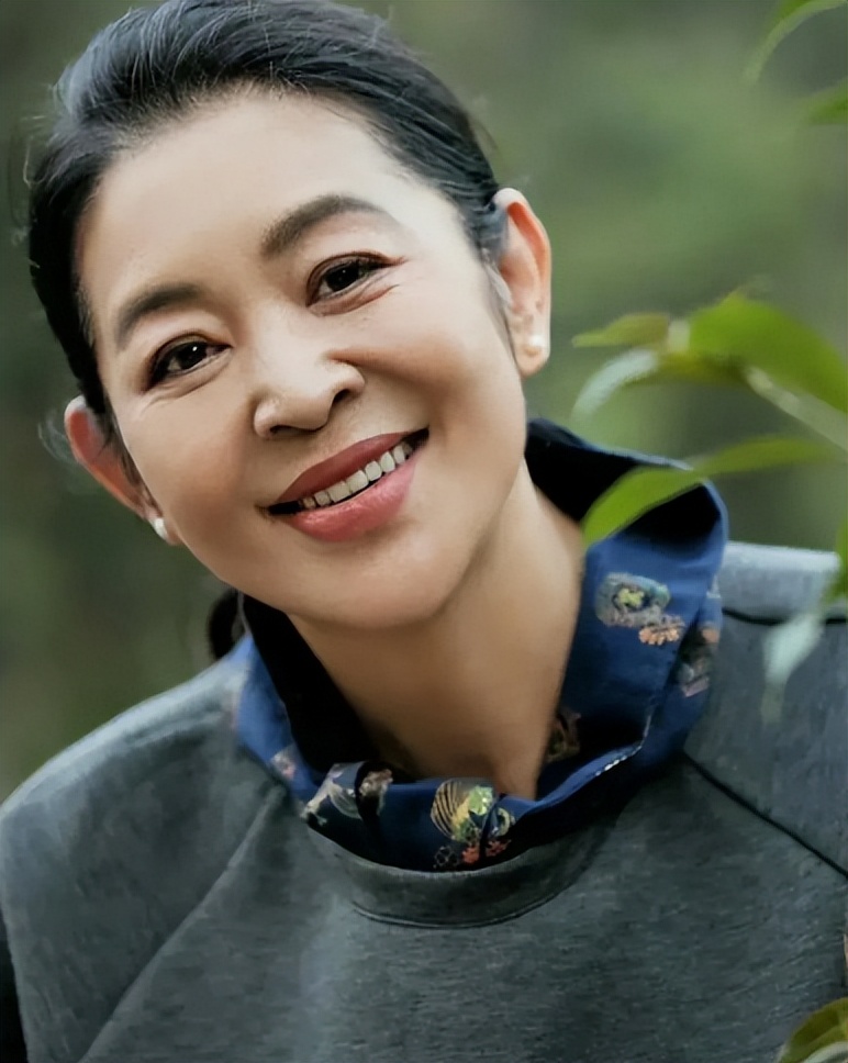 This time, the "transformation" of 64-year-old Ni Ping is worth ...