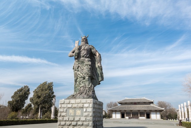 The Jiaojiao in Shan Hai Jing is Chi You, and the nearby Jianmu was ...