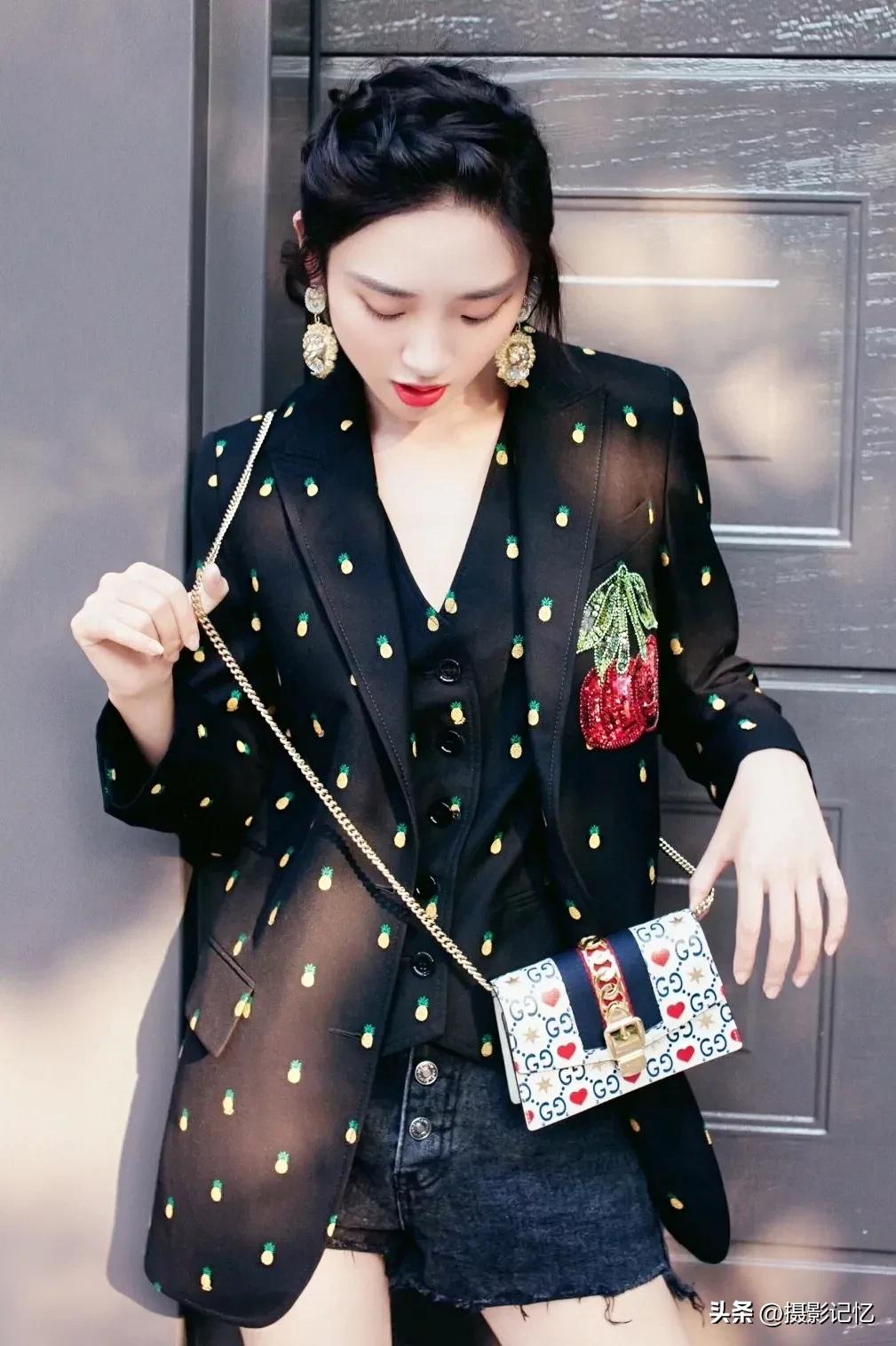 Tang Yixin: The beauty of Ao Shuang in full bloom - iNEWS