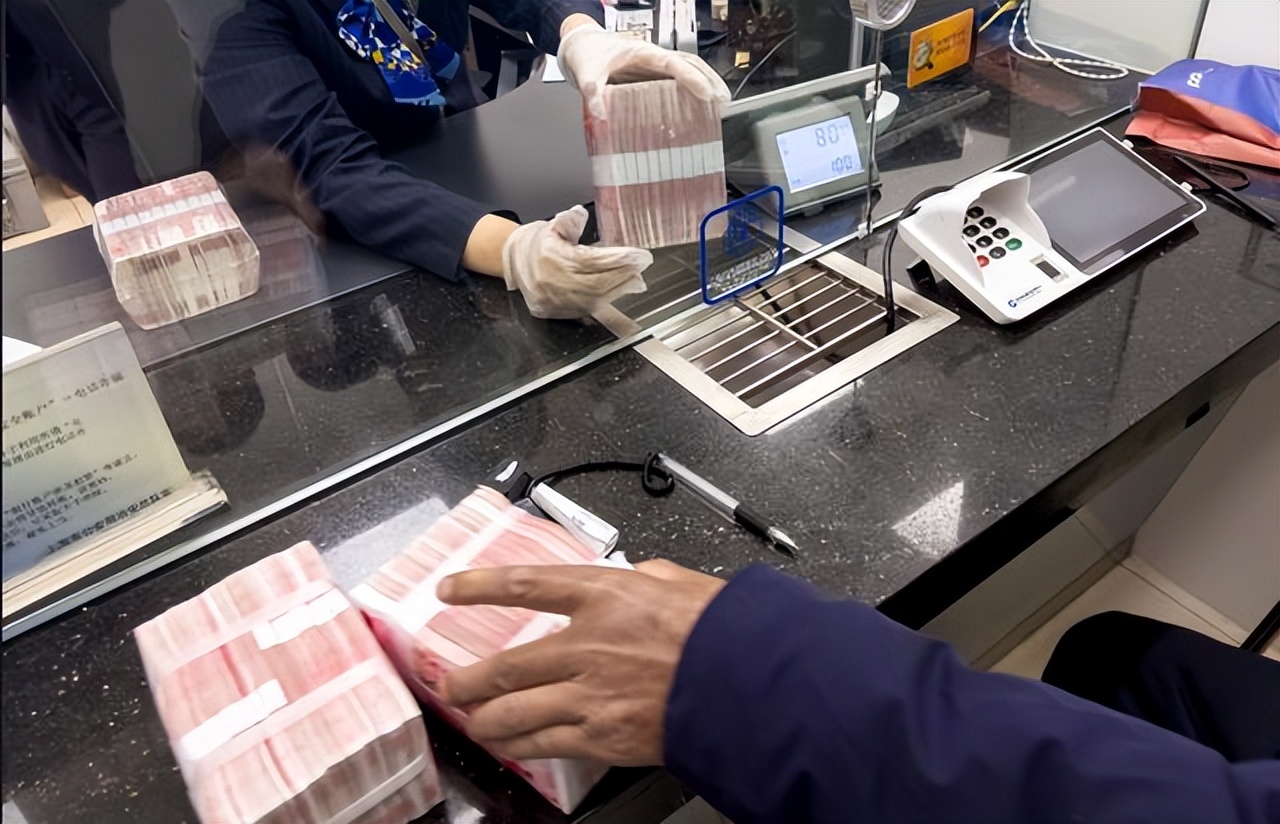 There is a long queue for "repaying the mortgage in advance", what is ...