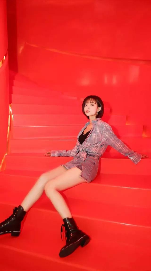 Luo Yutong of the Goddess series - iNEWS