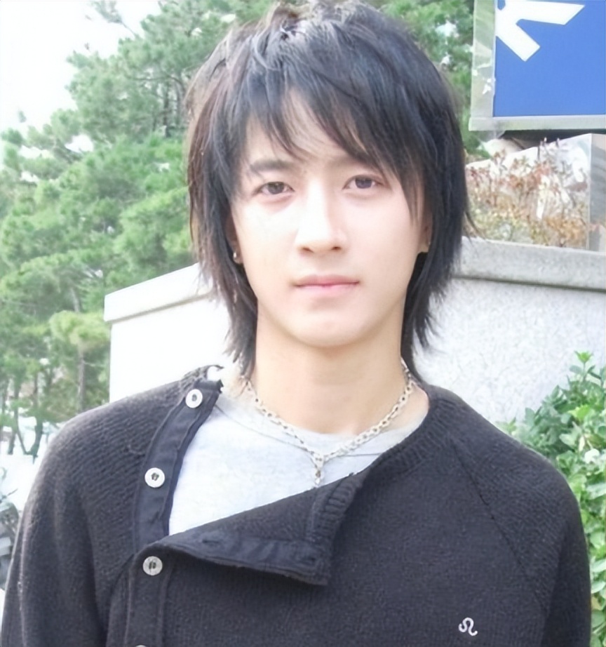 Han Geng officially announced that he was promoted to be a father, and ...