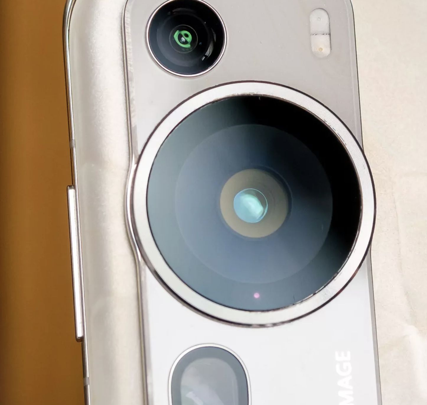 Huawei's new flagship camera phone makes me want to ditch my mirrorless ...