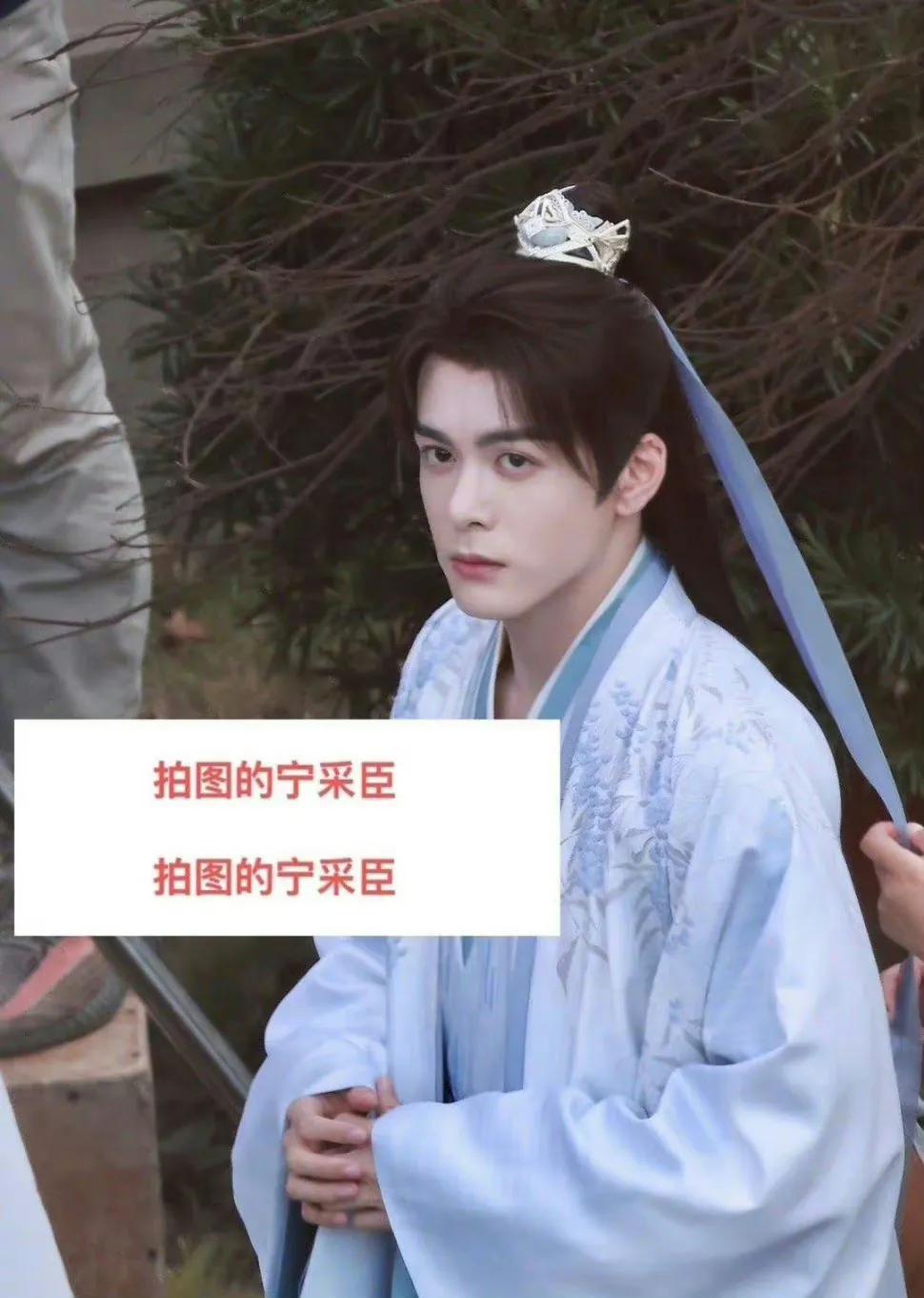 Zeng Shunxi and Deng were shot in "Yun Xiu Xing", the same shot of ...