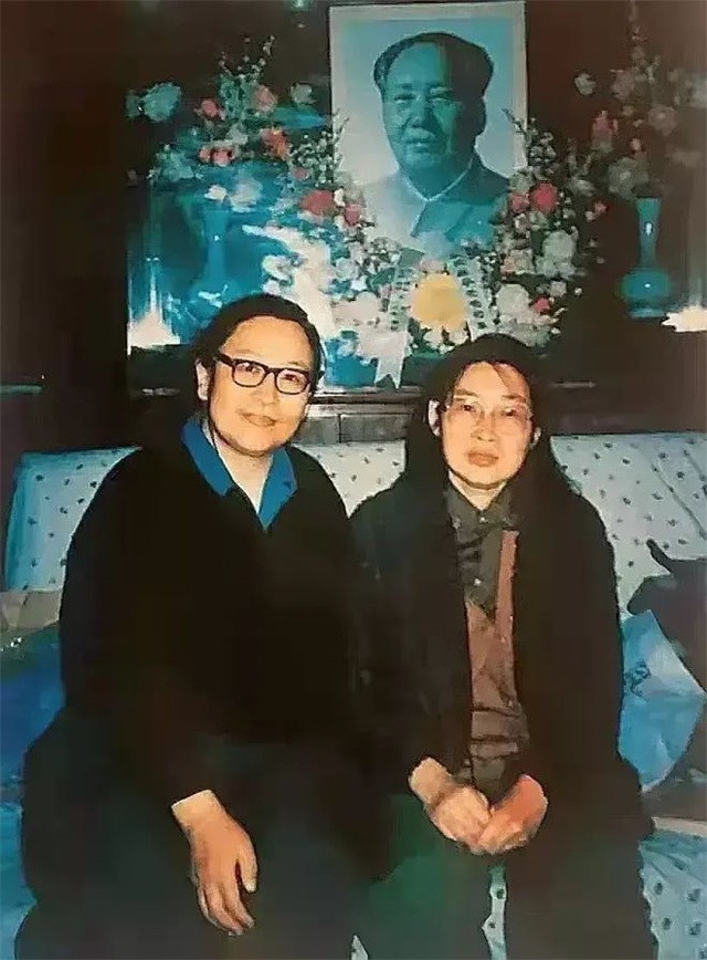 Old photos of Li Min and Li Na taking a group photo in their later ...