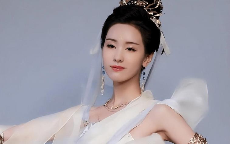 Jay Chou's younger brother, became a "professional male god green leaf ...